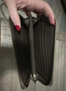 Michael Kors | Bags | Michael Kors Signature Logo Zip Around ...